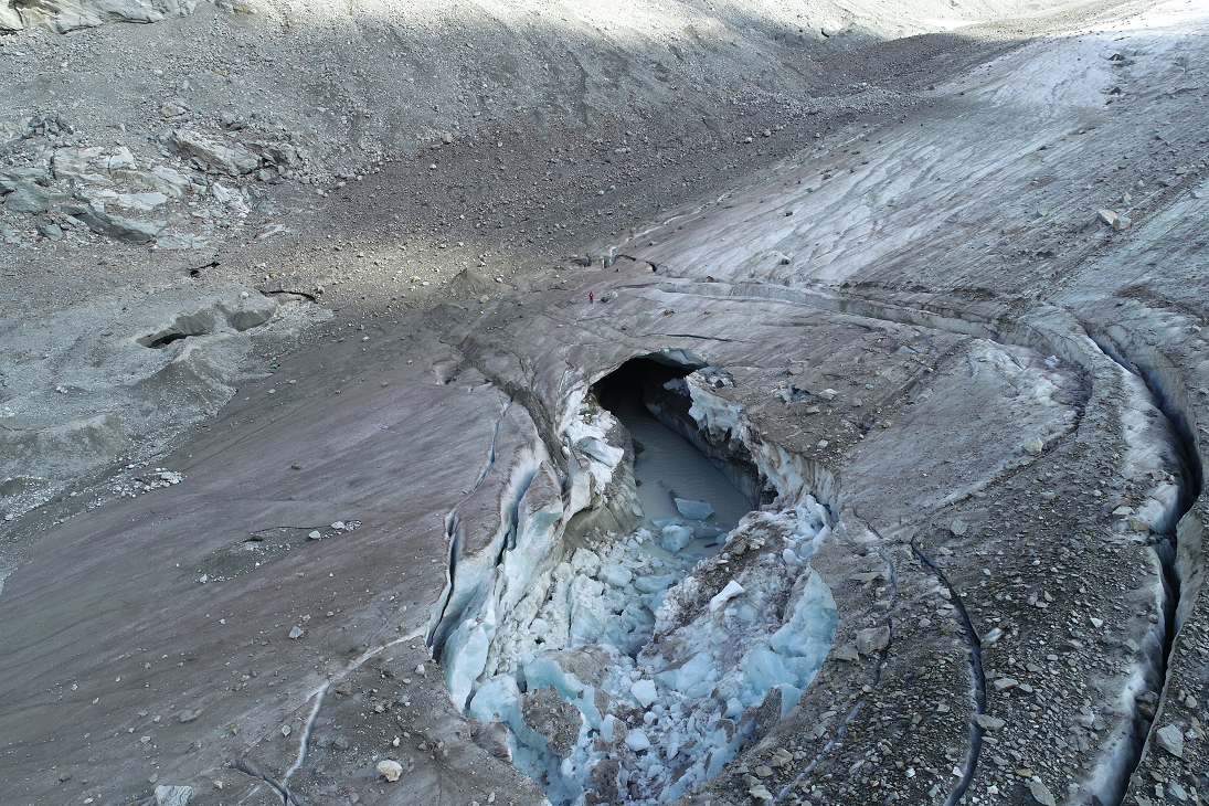 Geometry and dynamics of subglacial channels - AlpWISE : ALPine Water ...