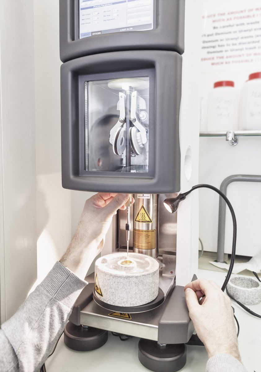 Instruments for sample prep - Electron microscopy Facility University ...