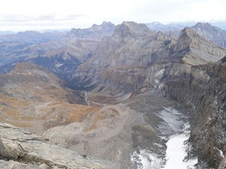 Le charriage sédimentaire dans les cours d'eau de montagne. Application ...